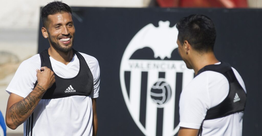 El argentino Ezequiel Garay es nuevo futbolista del Valencia español ...