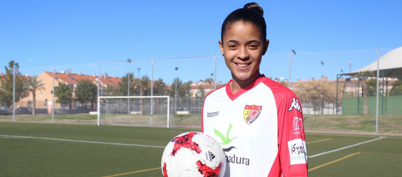 Alexyar Cañas está lista para debutar en el fútbol español ...
