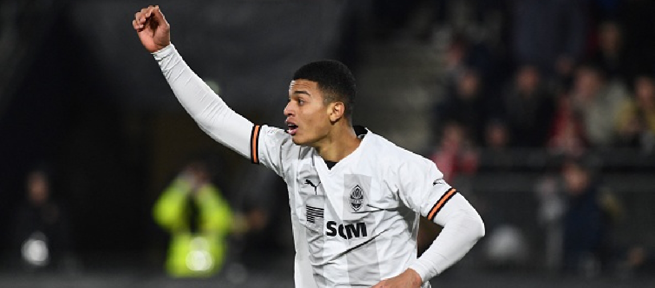 Kevin Kelsy debutó en el Shakhtar y marcó el penal del pase a octavos ...