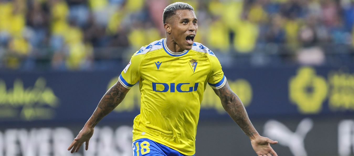 Darwin Machís guió el triunfo del Cádiz con doblete - lavinotinto.com
