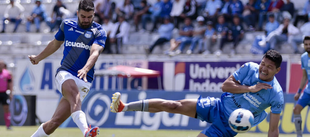 Alexander González anotó en el empate de Emelec con Macará ...